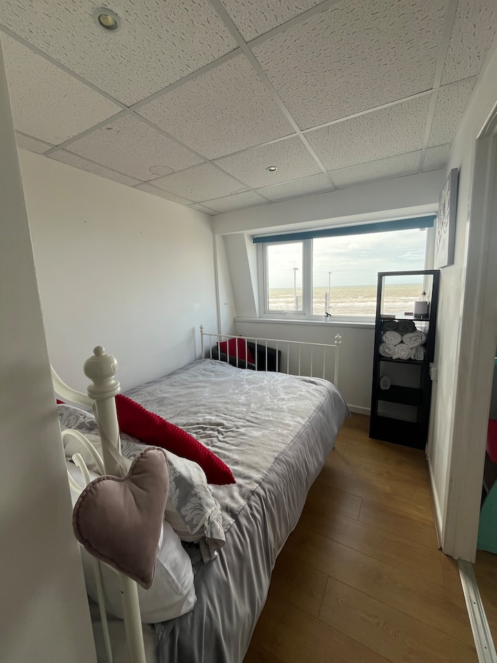 Oakwell Family Hotel - 5 Sleeper Seaview - Lytham St Annes