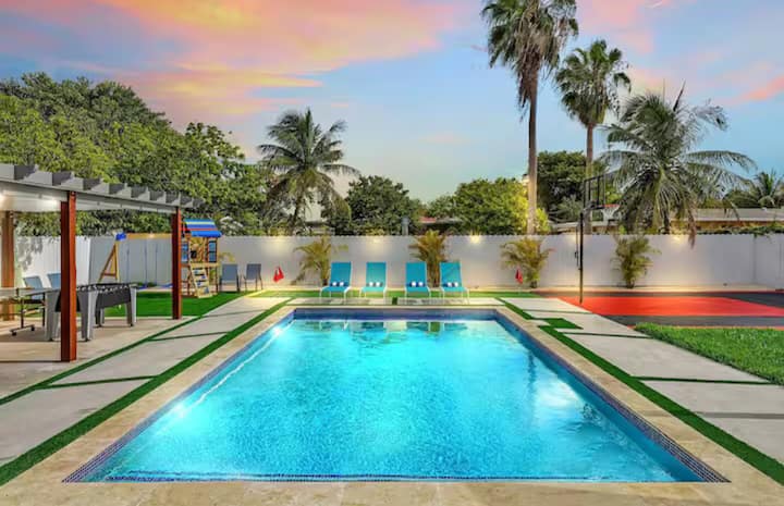 The Luxe Villa Miami Area/private Pool/bbq /Games - Florida
