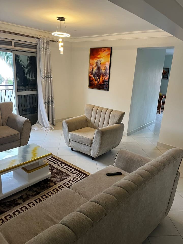 Serene Lakeside Escape. - Kampala