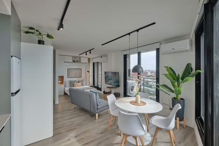 Experience More For Less In A Sky-high Luxe Stay - Montevideo