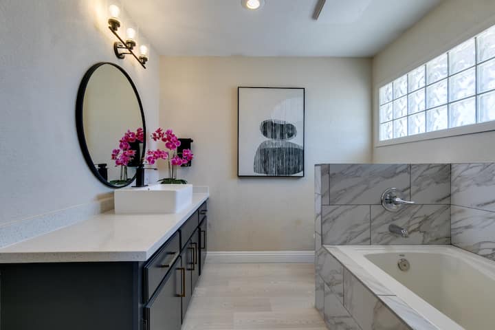 Comfy 3br Retreat W/ Patio & Workspace, Near Strip - 亨德森