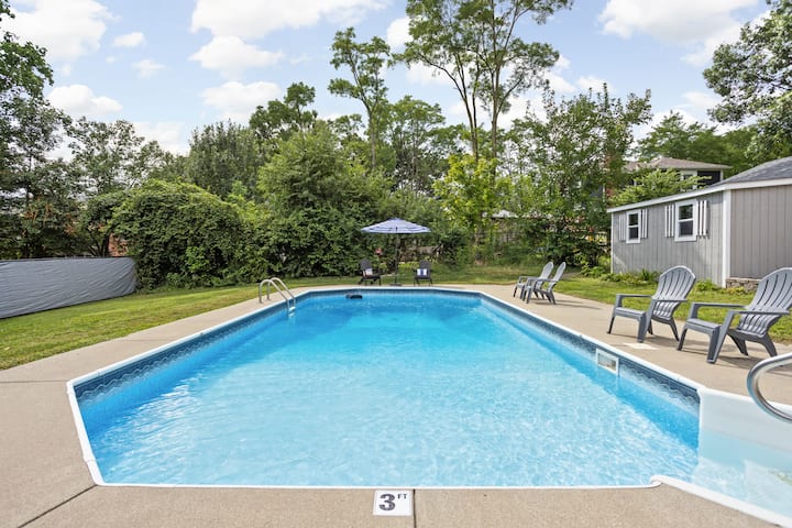 Stylish Oasis W/htd Saltwater Pool/games/fire Pits - Indianapolis