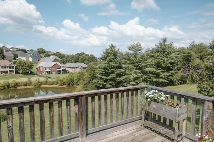 Relaxing Pond View Close To Dt Maryville & Airport - Maryville, TN