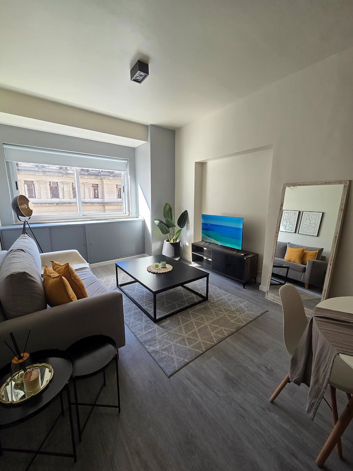 Moderno Dpto En Casco Historico - Argentina