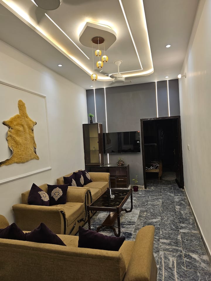 Cozy Portion To Stay In Lahore - Lahore