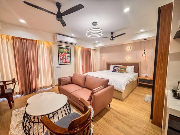 Aeronest: Spacious Studio Apt|sauna|premium|view - 浦那