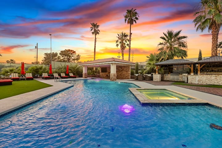 7br Vegas Resort – Pool, Jacuzzi, Near The Strip - Las Vegas