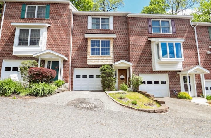 Convenient Stay Townhouse - Morgantown, WV