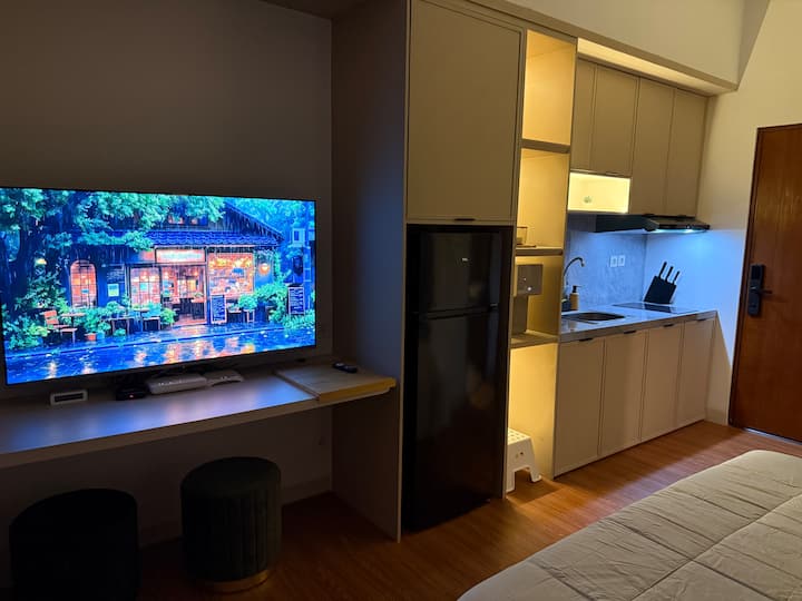 Roseville Soho & Suite Studio Apartment - Jakarta