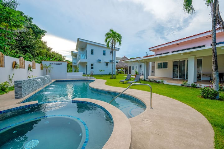 Stylish & New, A Short Stroll Away From The Beach - Panama
