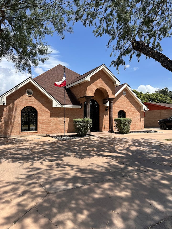 Spacious Home In Mcallen - McAllen, TX