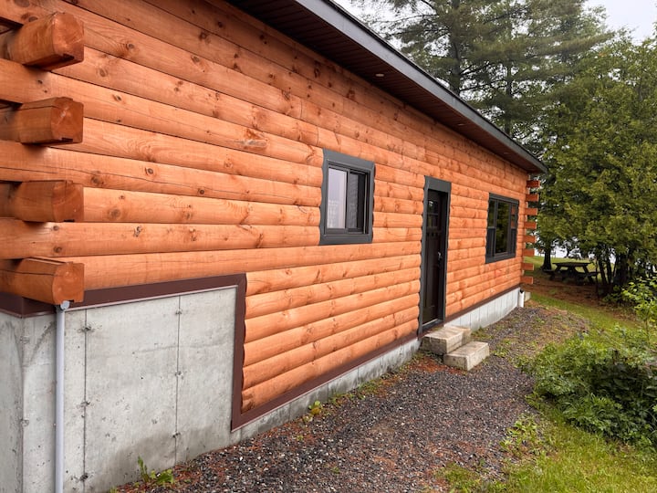 Little Lakeside Family Cabin - Greenville, ME