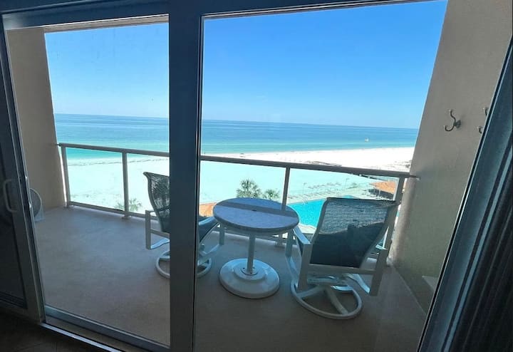 Ocean View Beach Front Paradise - ダニーディン, FL