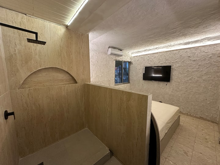 Caverina @ Obarrio C3c - Panama