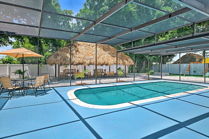 Goldenvibes/bbq/pool/4bd/3ba/gameroom/minigolf/pet - Bradenton, FL