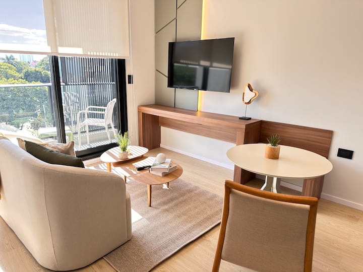 Luxury Apartment Blocks From The Shopping Malls #2 - Asunción