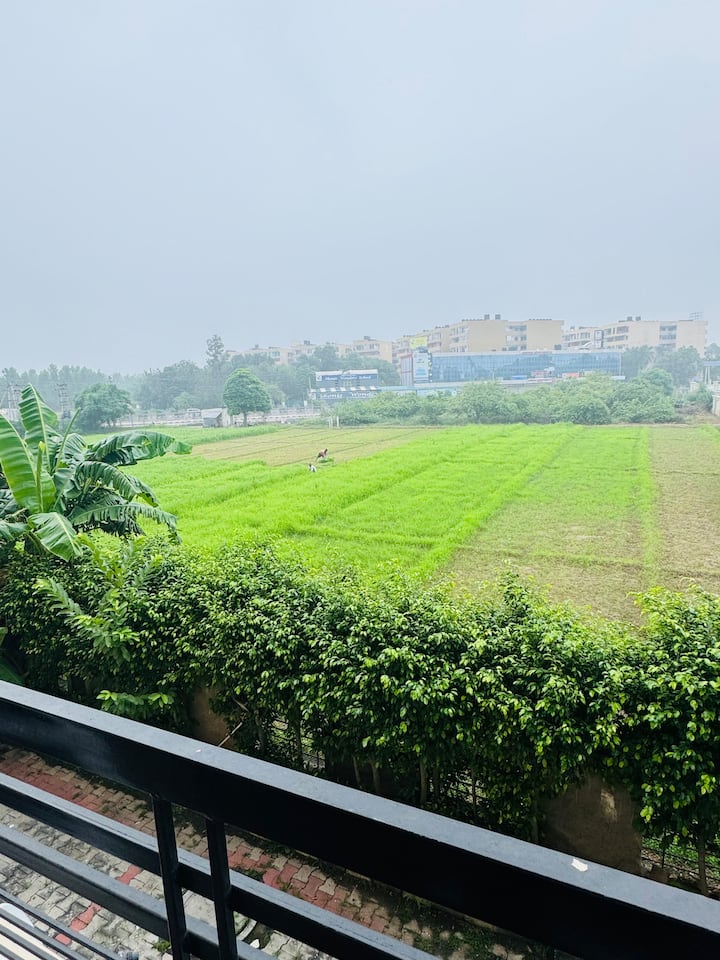 2bhk,main Road Access - Kharar