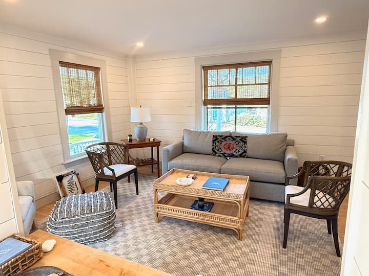 Weybridge Cottage |Steps From Middlebury College - Middlebury, VT