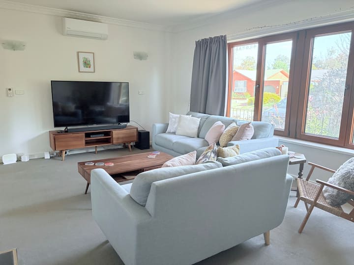 Cozy, Bright & Peaceful Retreat Clean+comfortable - Belconnen