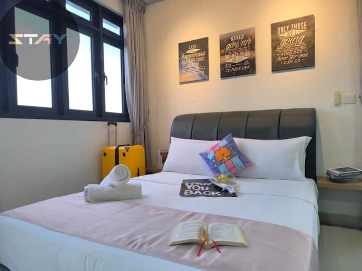 Meridin Sovo Couple Sunset Studio Netflix Bystay - Gelang Patah