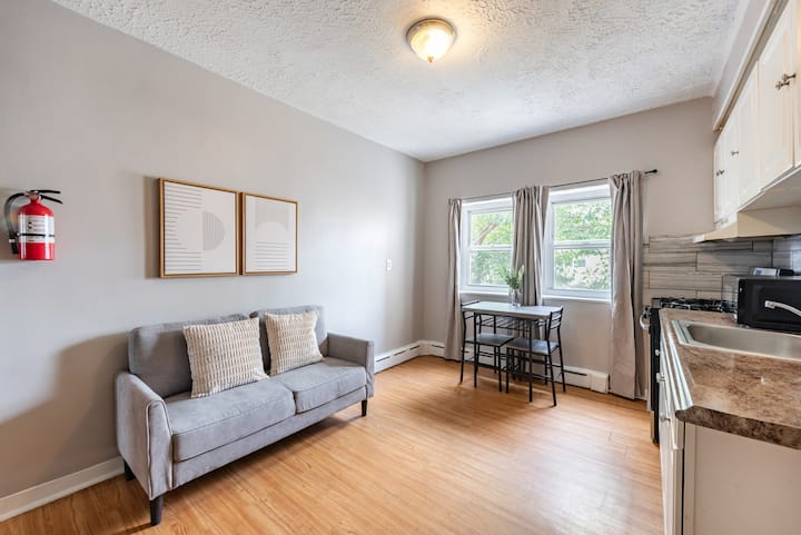 3 Br Home Safe Area Near Train - Bloomfield, NJ