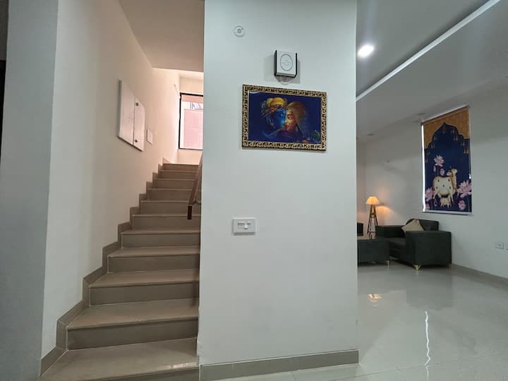 Vrindakunj Homestay |Modern Amenities - Vrindavan