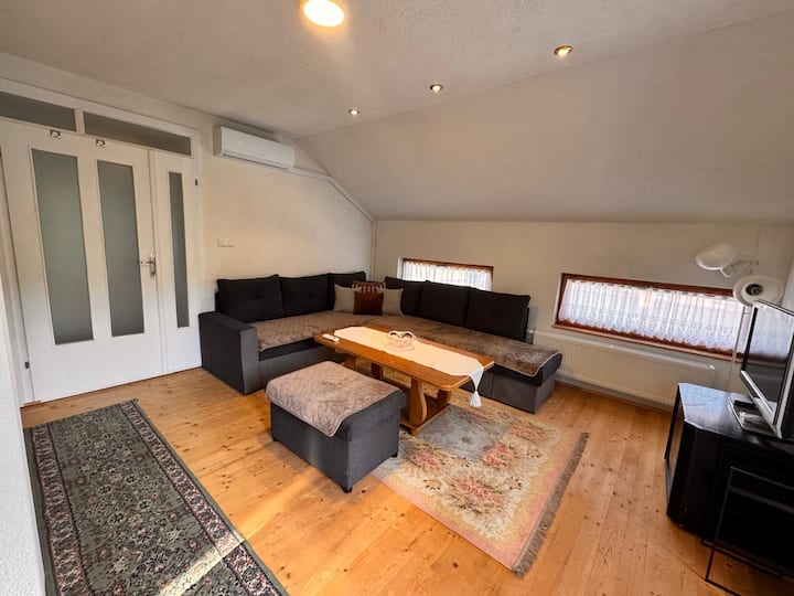 Vriendelijke Appartement Voor 4-6 Gasten - Sarajevo