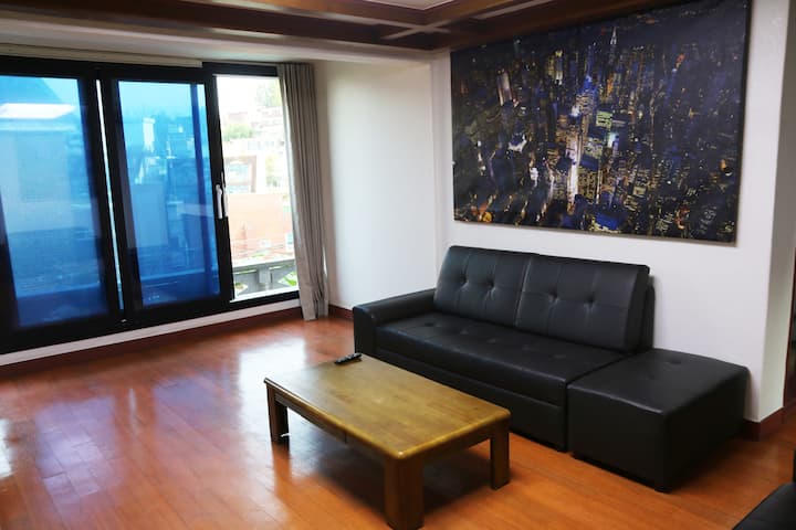 Eden Guesthouse 3f / Itaewon / Parking Free/ Cozy - Seoul