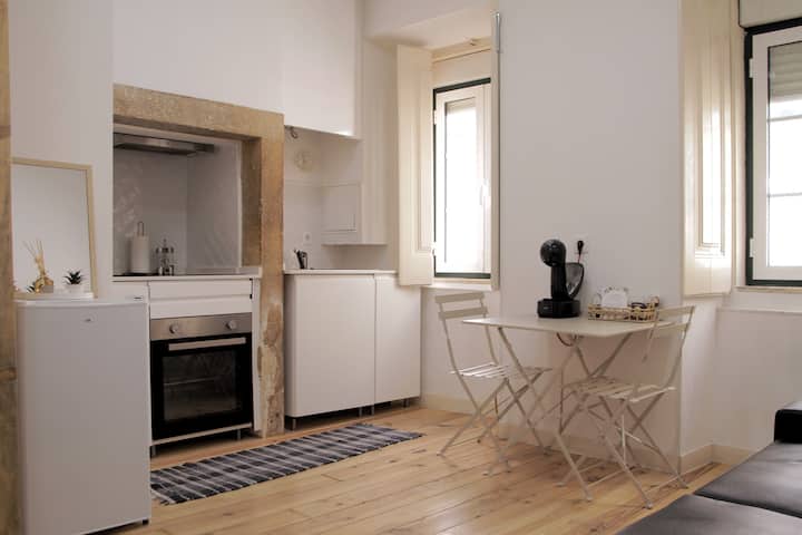 Central Retreat In Vila Queiroz | 3 Guests Lisbon - 里斯本
