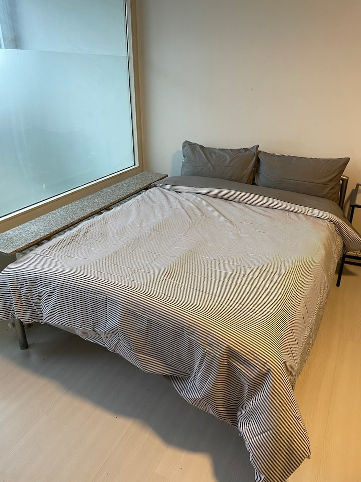 Möblierte 1-zimmer-wohnung In München (Oez) - Moosach