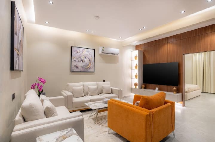 ‏Makaan | Modern 1br, 75" Tv & Self
Check-in + 5g - Riyadh
