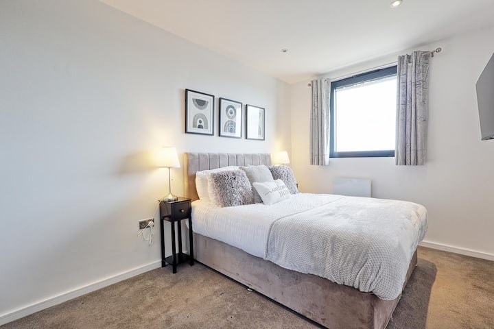 Penthouse|balcony|sleeps6|freeparking|contractors - Chelmsford