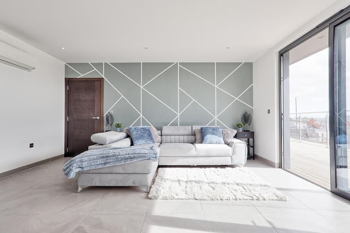 Sleeps6|penthouse|roofterrace|freeparking - Chelmsford