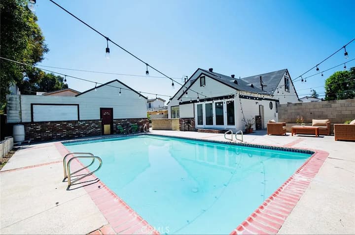 Elegant 5br Pool Getaway In Oc| Pool Table|piano - Huntington Beach, CA