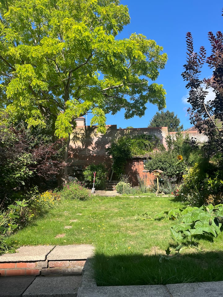 Cozy 2 Bedroom House/ Central/ Free Parking - Colchester