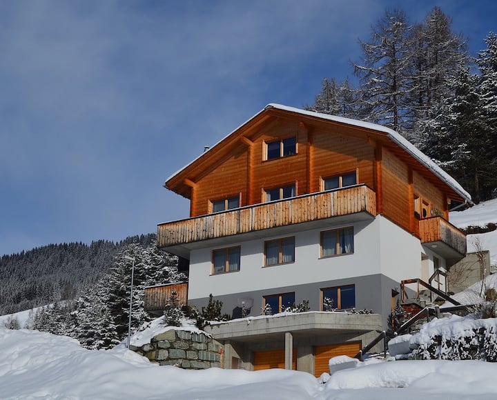 Swiss Chalet Bergoasa -