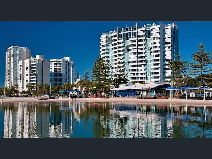 Grand Hotel Apartment Labrador - Dreamworld, Coomera