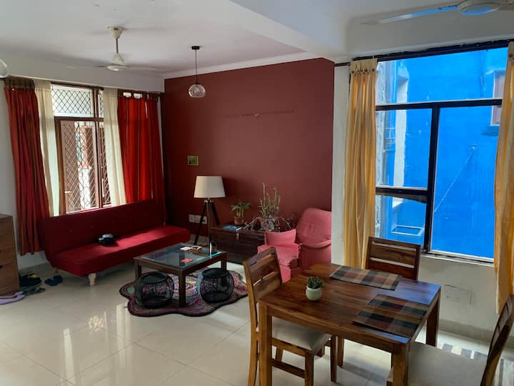 Bo-teak Bed & Breakfast Prvt Room 2, Qutab Metro - Delhi