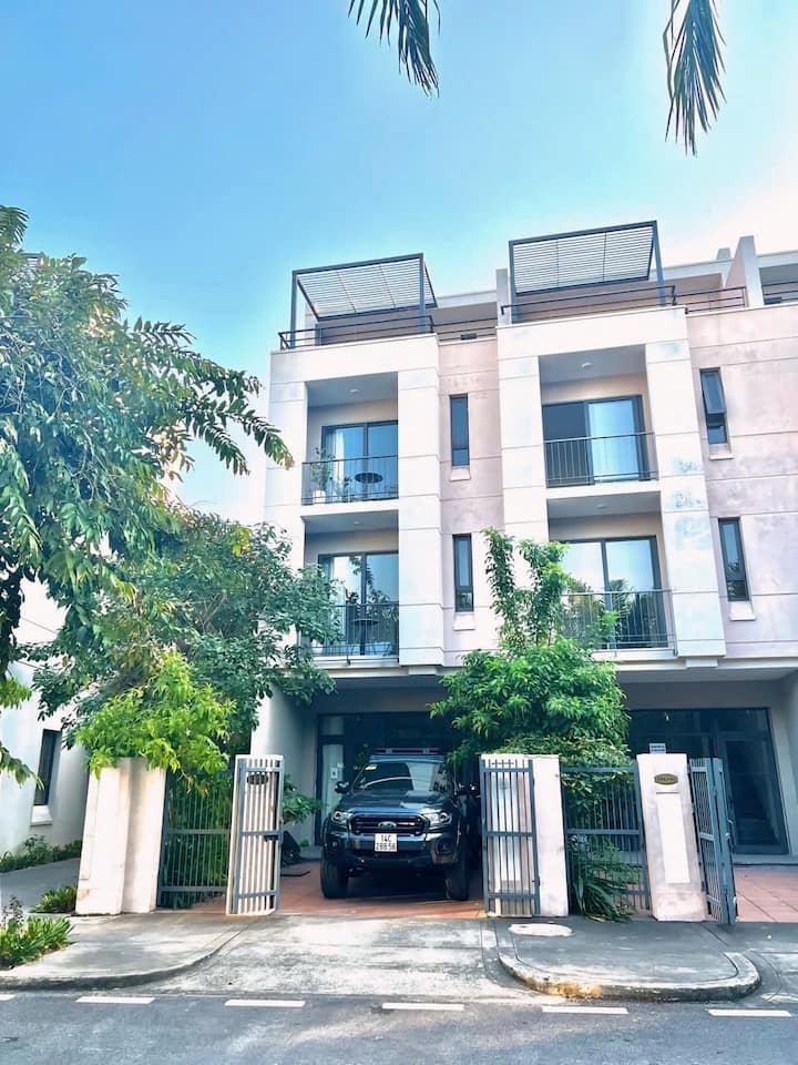 5 Bedroom Villa Royal Lotus Area Ha Long, Bai Chay - China