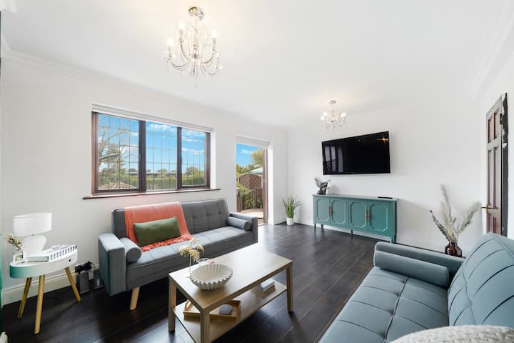 2 Br • 1bath • King Beds • P3 • Air Fryer • Coffee - London Heathrow Airport (LHR)