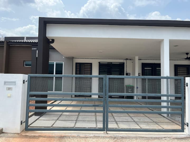 Family Homestay Yarra Park - Sungai Petani