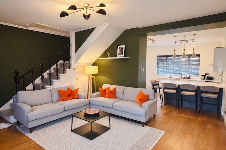 Taigh Beag - Cosy Riverside Highland Cottage - Inverness