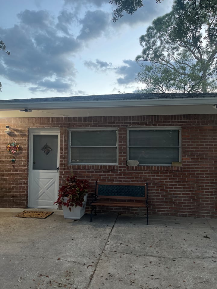 Comfy, Safe, Above All, Peaceful - Jacksonville, FL