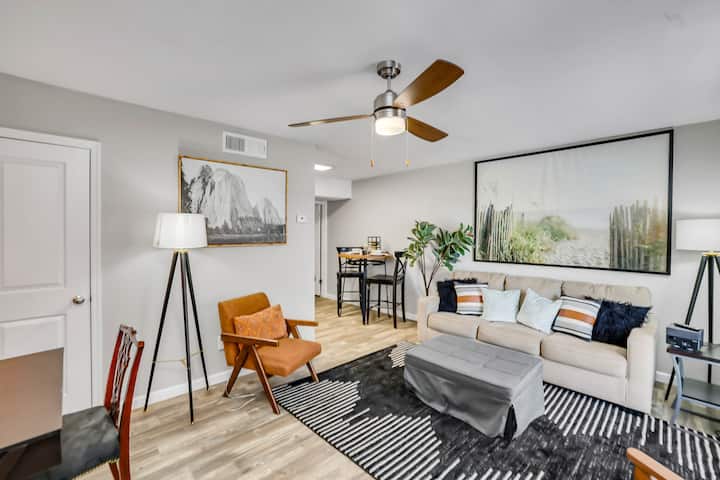 Poolside King+movie Nights - Aeropuerto de Phoenix-Sky Harbor (PHX)