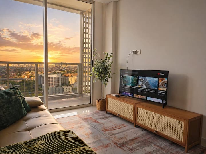 Arcadia Sanliving • 3br + 2 Bath • Inside Mall - Jakarta