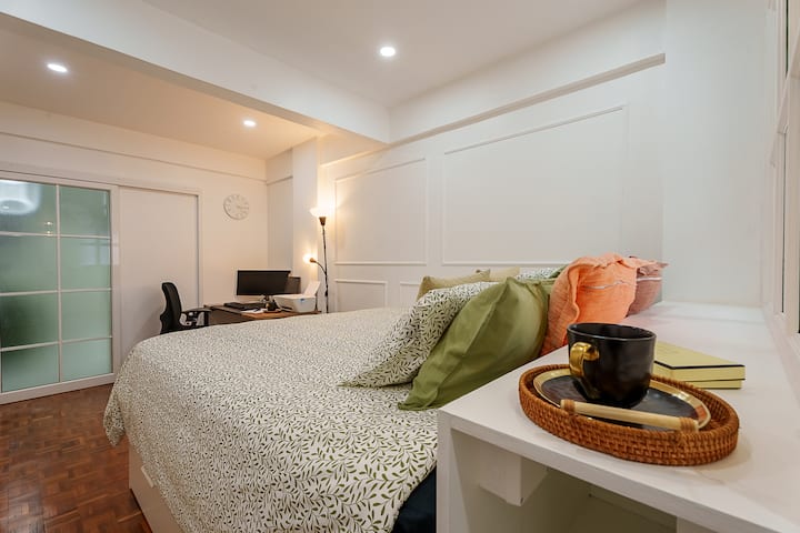 Espace Travail Wi-fi •Lit King Comfy• Marché Local - Bangkok Noi