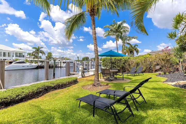 Modern Waterfront Villa W/ Private Dock - Fort Lauderdale, FL