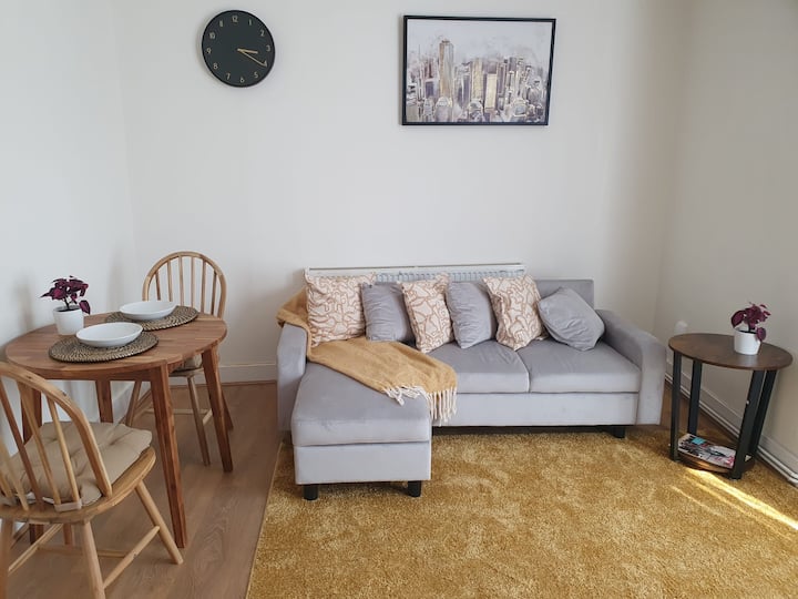 4bed | Spacious | Group & Family | Near Westfield - London, UK