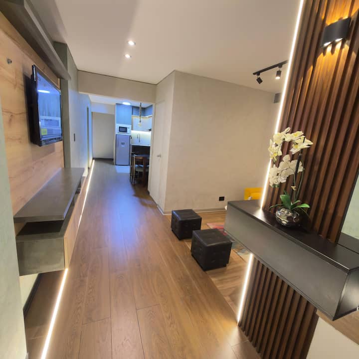 Departamento Entero Privado Frente A Parque - Lima