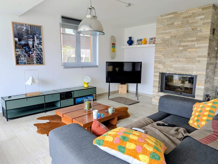 4,5p. Moderne Dans Chalet Ancien - Leysin